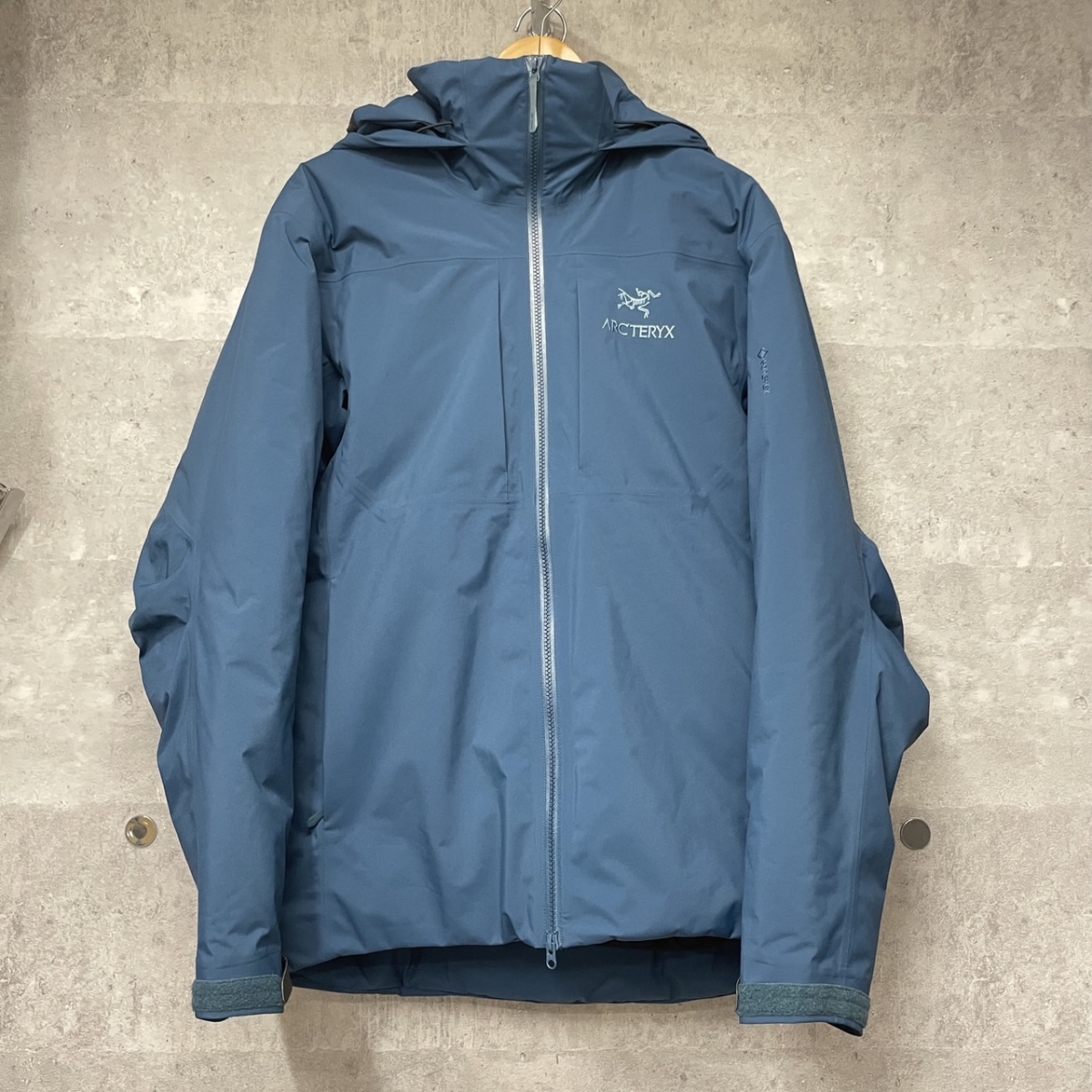 銀座本店で、アークテリクスのFission SV Jacket、19645を買取いたしました。 買取価格・実績 2023年8月15日公開情報 ...
